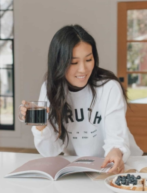 Home - She Reads Truth -She Reads Truth