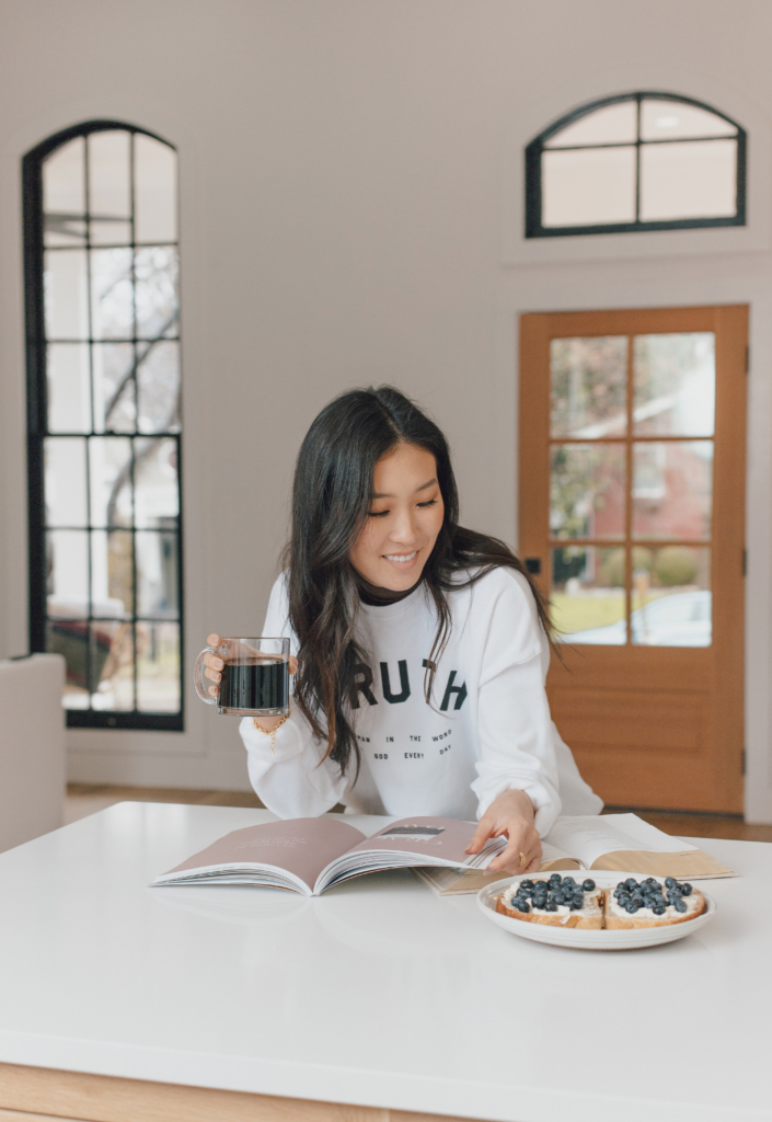 Home - She Reads Truth -She Reads Truth